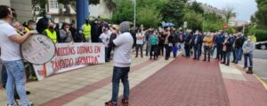 Las protestas por los despidos en Cándido Hermida llegan al Concello de ...